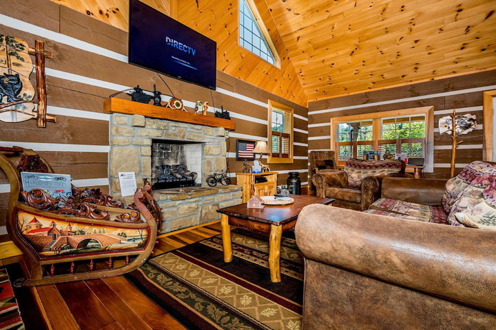 Bikers Retreat | Bike Barn, Hot Tub & Near State Park 4br, 3ba - Nashville, IN