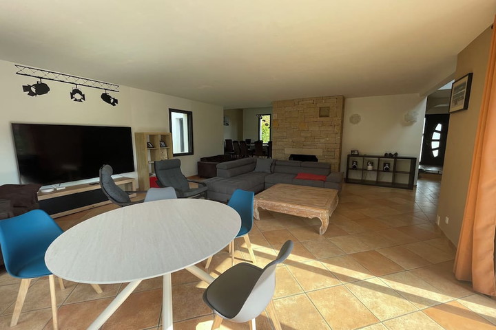 Family House With Covered & Heated Swimming Pool, Large Private Park Near Beach - Vannes