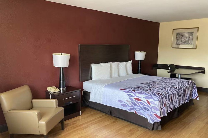 Lovely Extended-stay Room - Budget-friendly Comfort - Cleveland, TN
