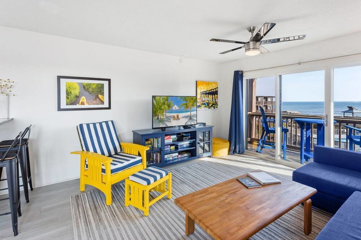 Family-friendly Beach Escape W/ Ocean Views - Duck, NC