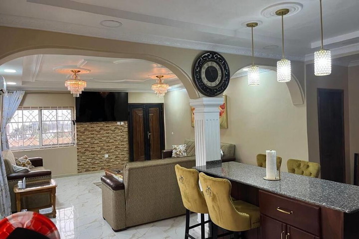 4 Bdrm Luxury At Secluded Estate With Free 24/7 Solar. No More Electricity Cost - Freetown