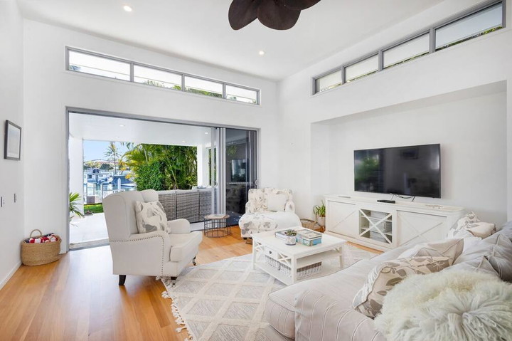 Hampton Beach House On The Waterfront - Mooloolaba