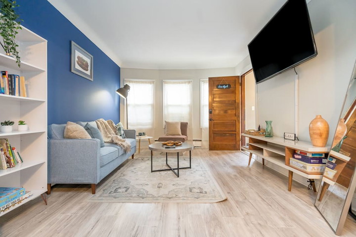 Cozy 2- Bedroom W/ Patio Mins From Midway Airport - Chicago