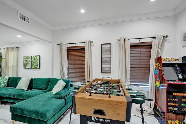 "Palms Estate"-tropical Oasis|hot Tub|games|luxe - Palm Beach Gardens, FL