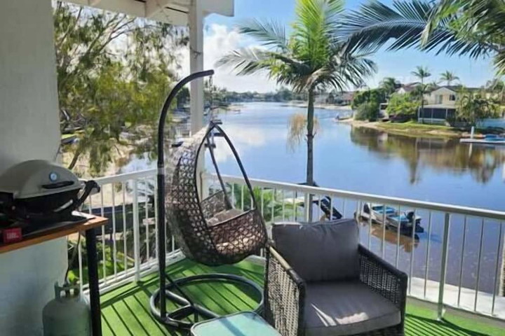 Canal Condo In Mooloolaba - Mooloolaba