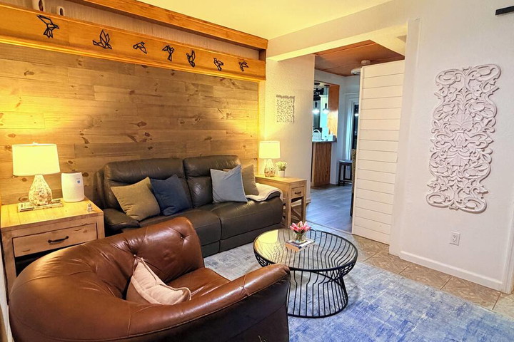 Walkable Quiet Lakefront Retreat Near Downtown Orlando With Private Patio - Orlando, FL