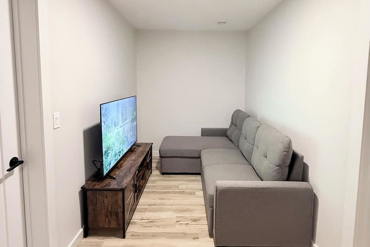 Private 1br Suite In Whistlebend | Kitchen, Laundry, Parking & 1 Gigabit Wifi - Yukon