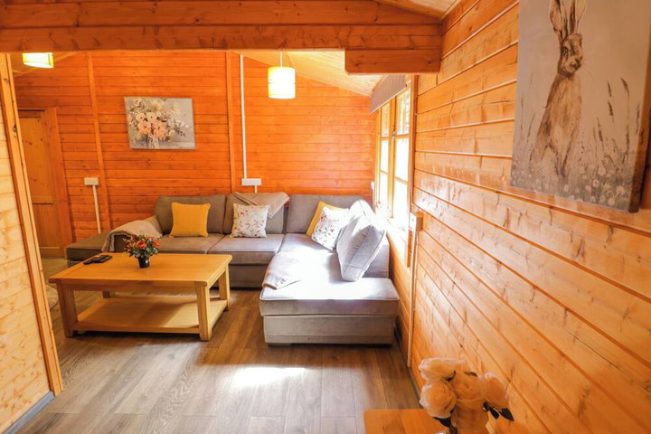 Stumps Cross Lodge, Pet Friendly, With A Garden In Winchcombe - Winchcombe