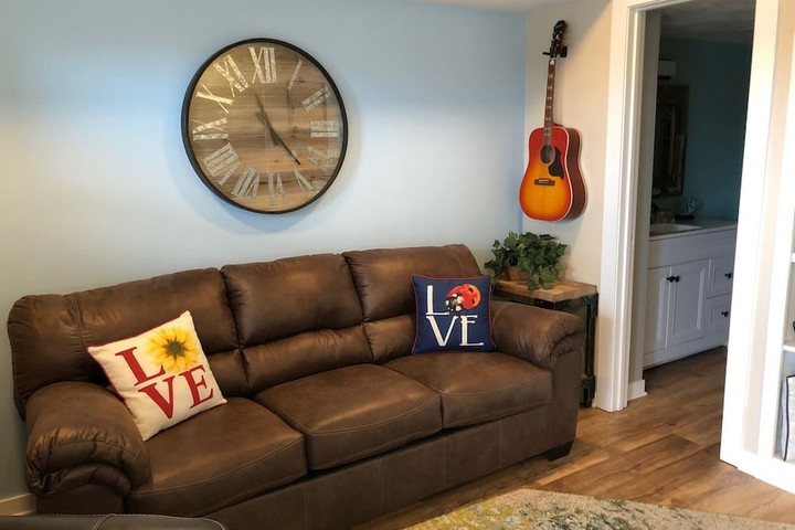 Recently Updated 1 Br Condo With Stunning Lake Views - No Cleaning Or Linen Fees - Virginia