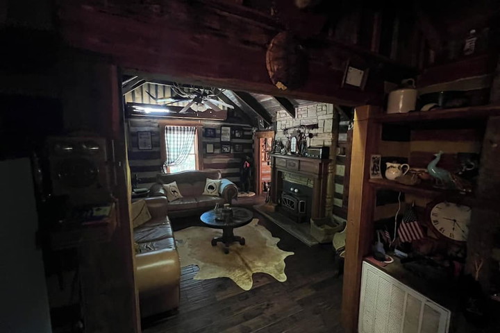 Very Private Rustic Log Cabin - Nashville Tennessee - Nashville, TN