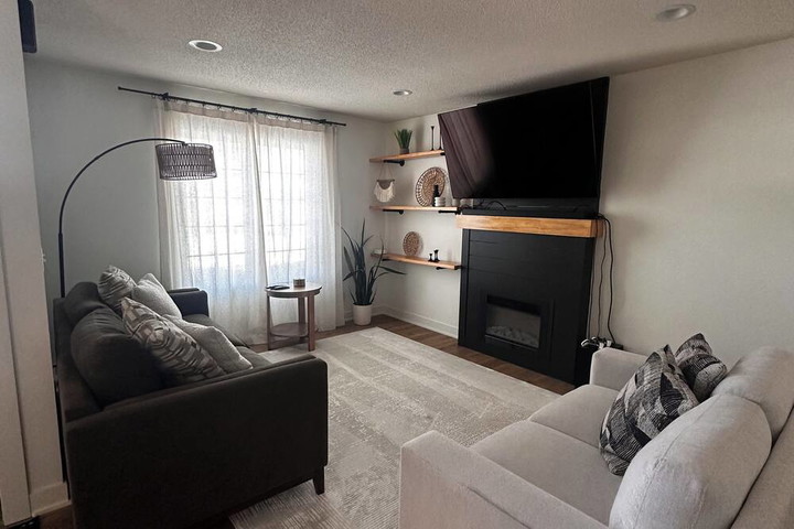 Ankenys Best/hot Tub/theatre Room/game Room - Ankeny, IA