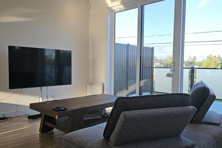 A Symphony Of Style & Luxury: Dive Into Our Elite Townhouse! - Sherbrooke