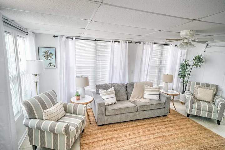 345 Amberjack Dr. - 2 Bedroom 1 Bathroom With Golf Cart! - Panama City, FL