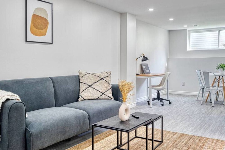 Modern 2br Basement Suite | Near Mcmaster & Mohawk - 해밀턴