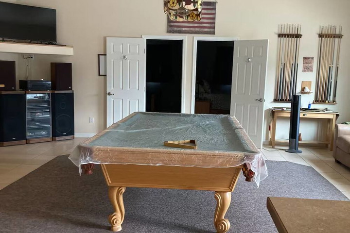 Relax, Reconnect, Explore Scenic Retreat + Pool, Treehouses & Adventure Nearby - Medford, OR
