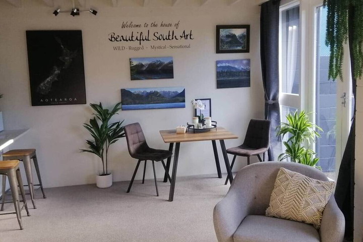 Kiwiana Art Apartment , 2 Bedroom Near City And Queens Park - Invercargill