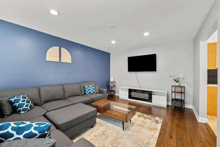 Cozy, Sunny, And Clean Apt 3 Bd Free Parking - Worth, IL