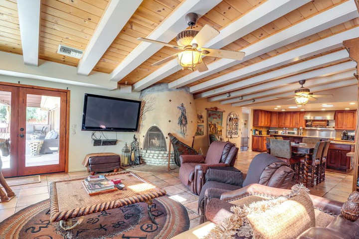 Swim Spa & Courtyards: Tucson Estate Near Sabino - Arizona