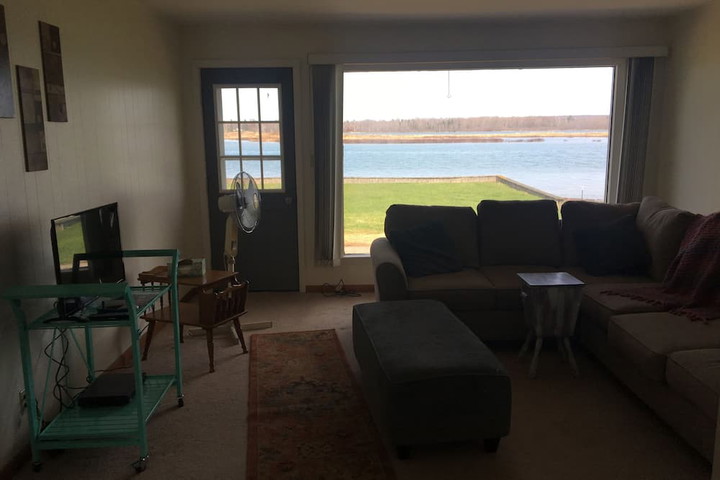 Ranch Style, Waterfront Property!  Great For Boat Watchers. Freighters Galore! - Sault Ste. Marie
