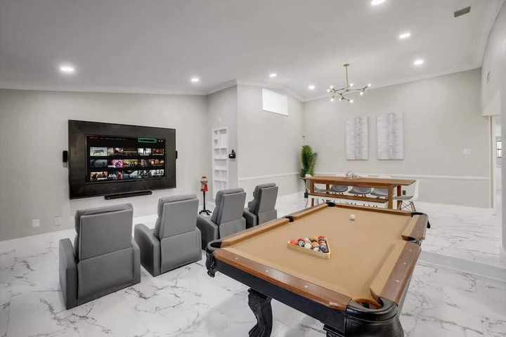 Remodeled 4br Pool Home | Cinema & Game Room - Carrollton, TX