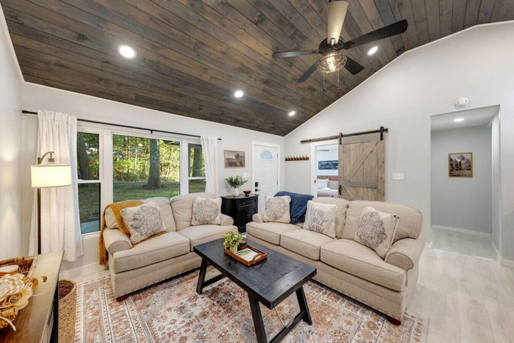 The White Lodge | 4bdr | Sleeps 8 With Fire Pit! - Maryville, TN
