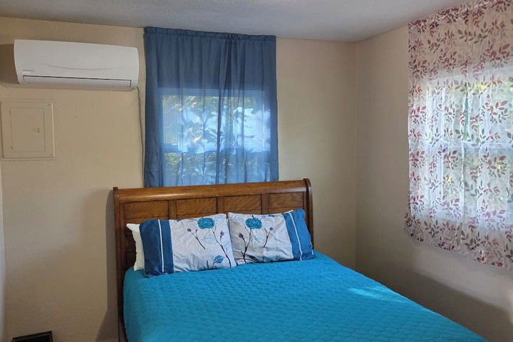 Cozy 1-bedroom Bungalow In Tranquil Tampa With Ac - Odessa, FL