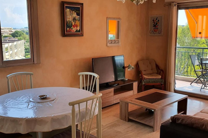 Charmant T2 Vue Mer à Antibes Juan-les-pins Pour 2 à 4 Personnes - Antibes