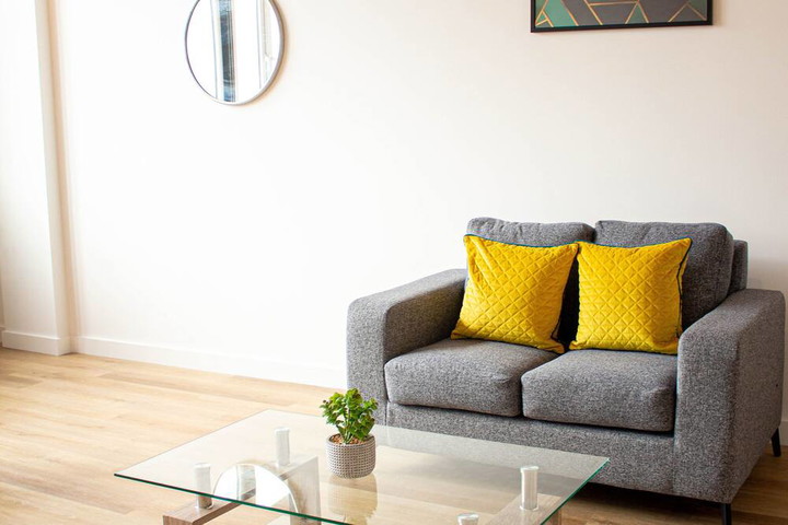 Gorgeous 1 Bed Duplex Apartment- West Bromwich - Birmingham