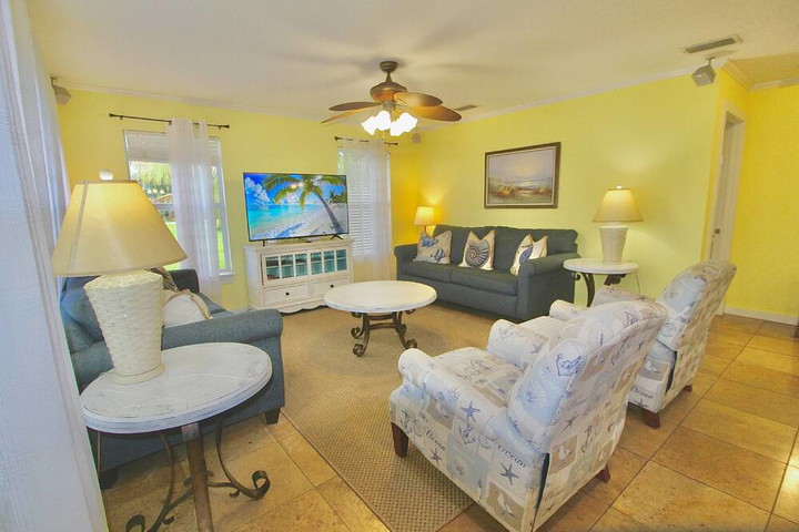 Pelican Cottage 3 Br Home - Private Pool - Beautiful Indian River Sunrises - Stuart, FL