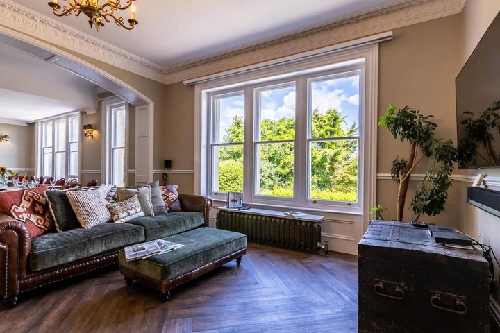 10 Bed In Bideford (Oc-78035) - Appledore