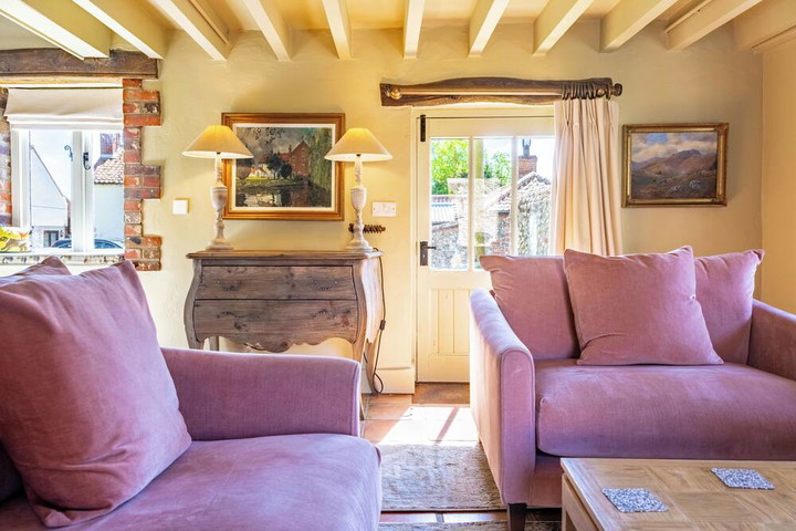 Two Kingsize Bedrooms With Bathrooms Ensuite, Walled Garden, Aircon, Parking - Blakeney