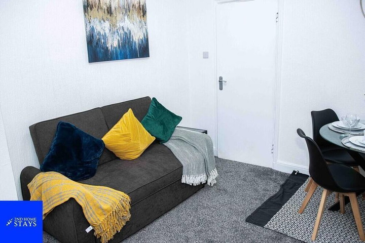 Stoke House Sleeps 5 With Garden And Parking - Stoke-on-Trent