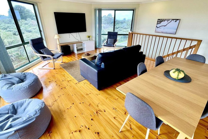 Welcome To Inlet 37, A Three-bedroom Vacation Retreat Nestled In The Heart Of Venus Bay - Venus Bay