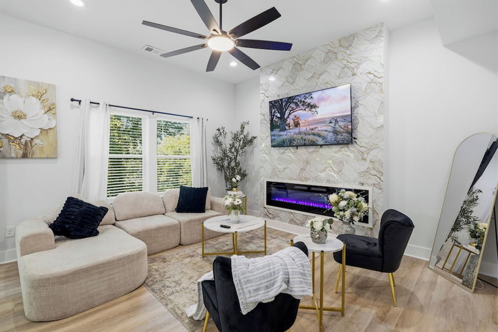 Luxurious Vacation Home Near Atlanta Hot Spots - Atlanta