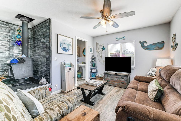 Updated Home 2 Mi To Beach In Crescent City! - Crescent City, CA