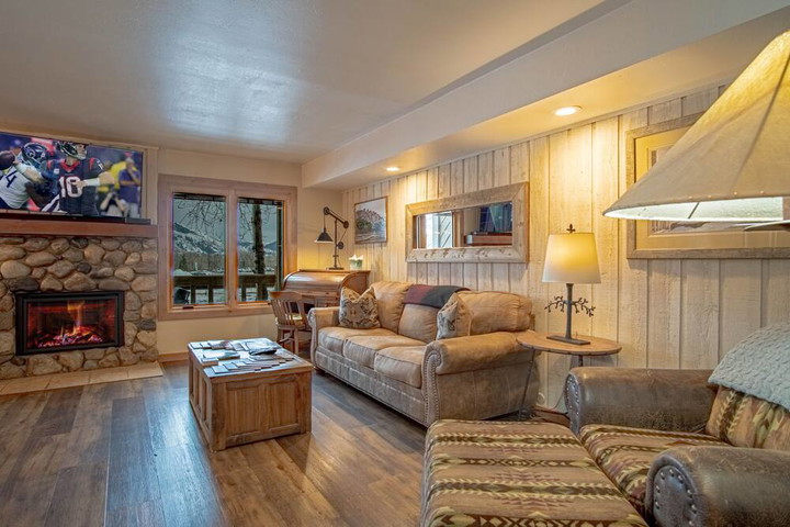 Sv131 - Walk To Lifts & Town - Hot Tub & Pool - Ketchum, ID