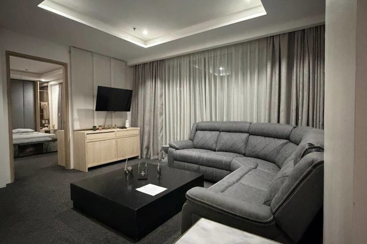 2-bedroom Penthouse Condo With Mountain View - Angeles