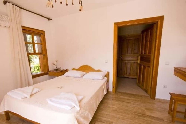 ÇEşme'de Lüx Havuzlu Aile Villası ! - Çeşme