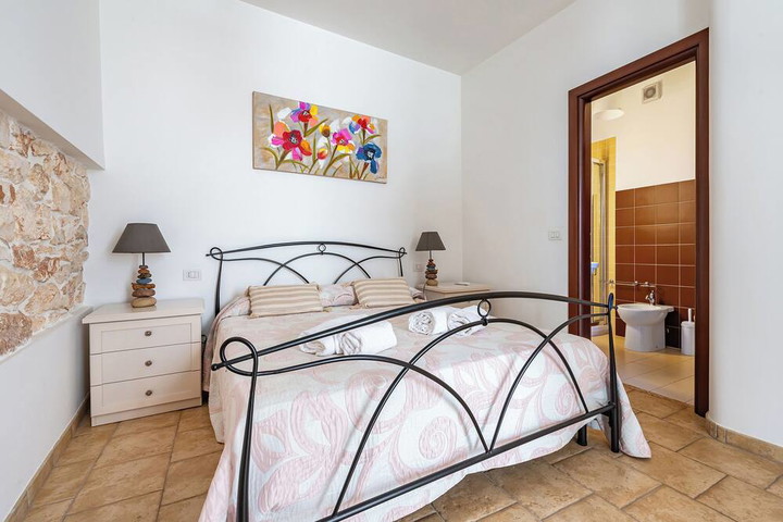 Helios Room 2, Conversano, Italy - Conversano