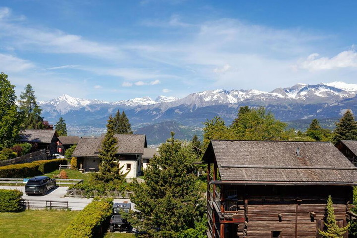 Leuk Appartement In Vakantiehuis Voor 27 Personen Met Wifi, Jacuzzi En Patio - Anzère