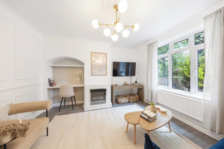 Modern 2-bedroom Home In Bromley - London