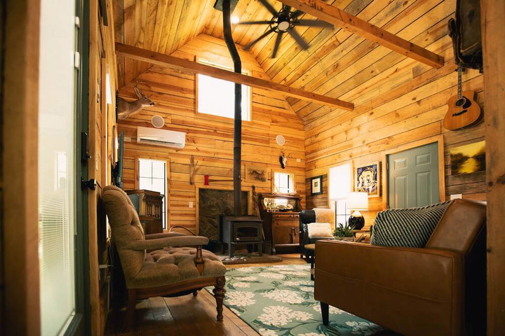 Riverstone Cottage: Waterfront/sauna/firepit - Dahlonega, GA