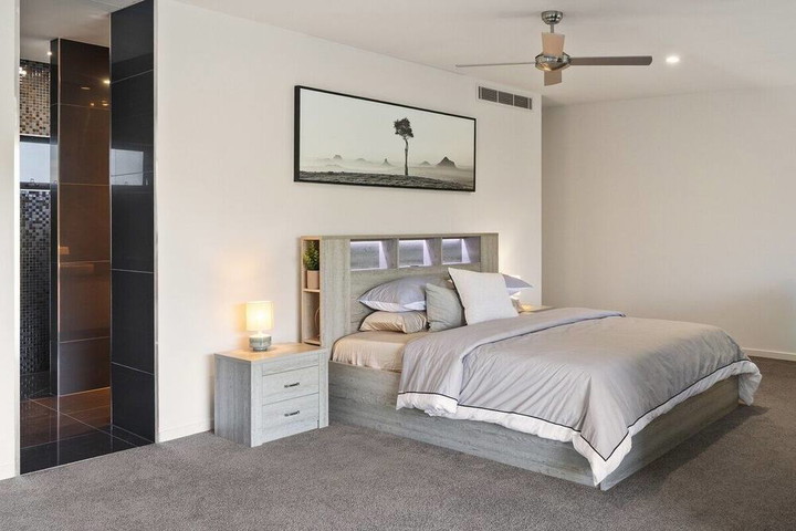 Lakefront Lux-3 Levels-sauna, Cold Plunge & Pool - Buderim