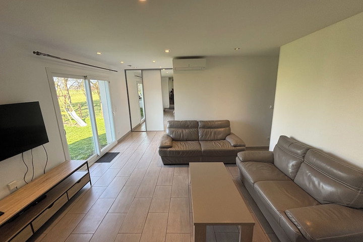 House 10 People Swimming Pool With Jacuzzi - Lapalisse