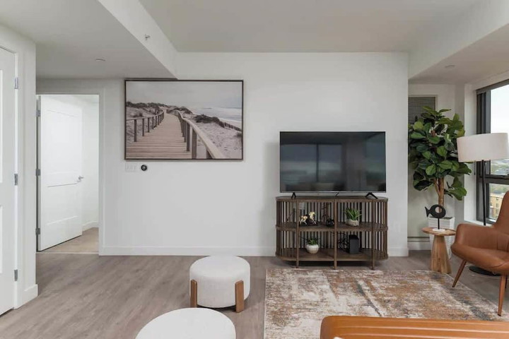 Central Square 2br Condo Near Harvard  & Mit Spacious Gym & Work - Medford, MA