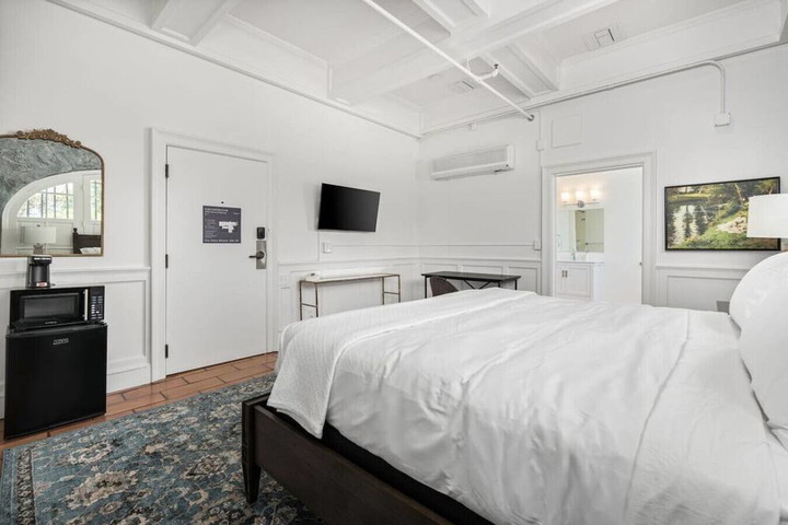 Sonoma Stonehouse, King Room At Boutique Hotel - Santa Rosa, CA