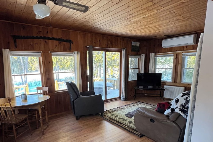 Big Narrows Lakeside Cottage - Maine