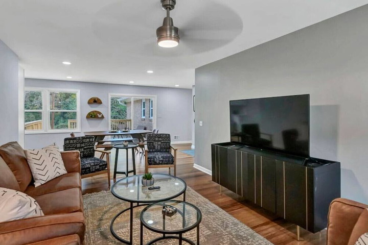 Robin's Nest In Weco W/ Garage & Deck | 4br 3br - Lexington, SC