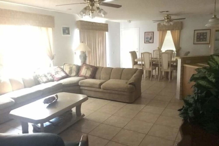Nice 2 Bedroom Villa Close To Shopping Dining &  More Located The Villages Fl - The Villages, FL