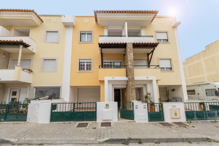Papoa Beach House - 300m From The Beach - Peniche